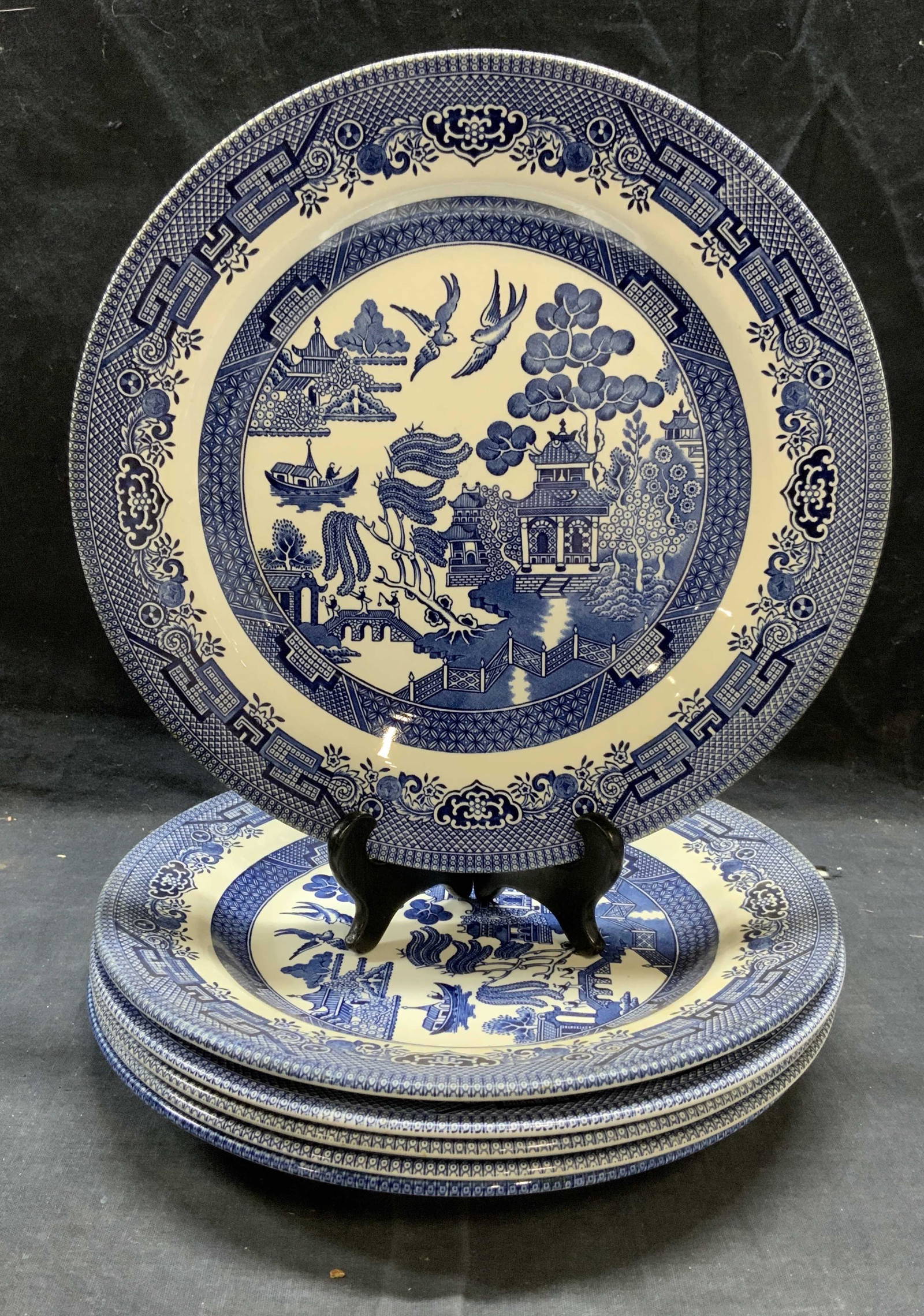 Set 6 Vintage Churchill Blue Willow Plates England Auction