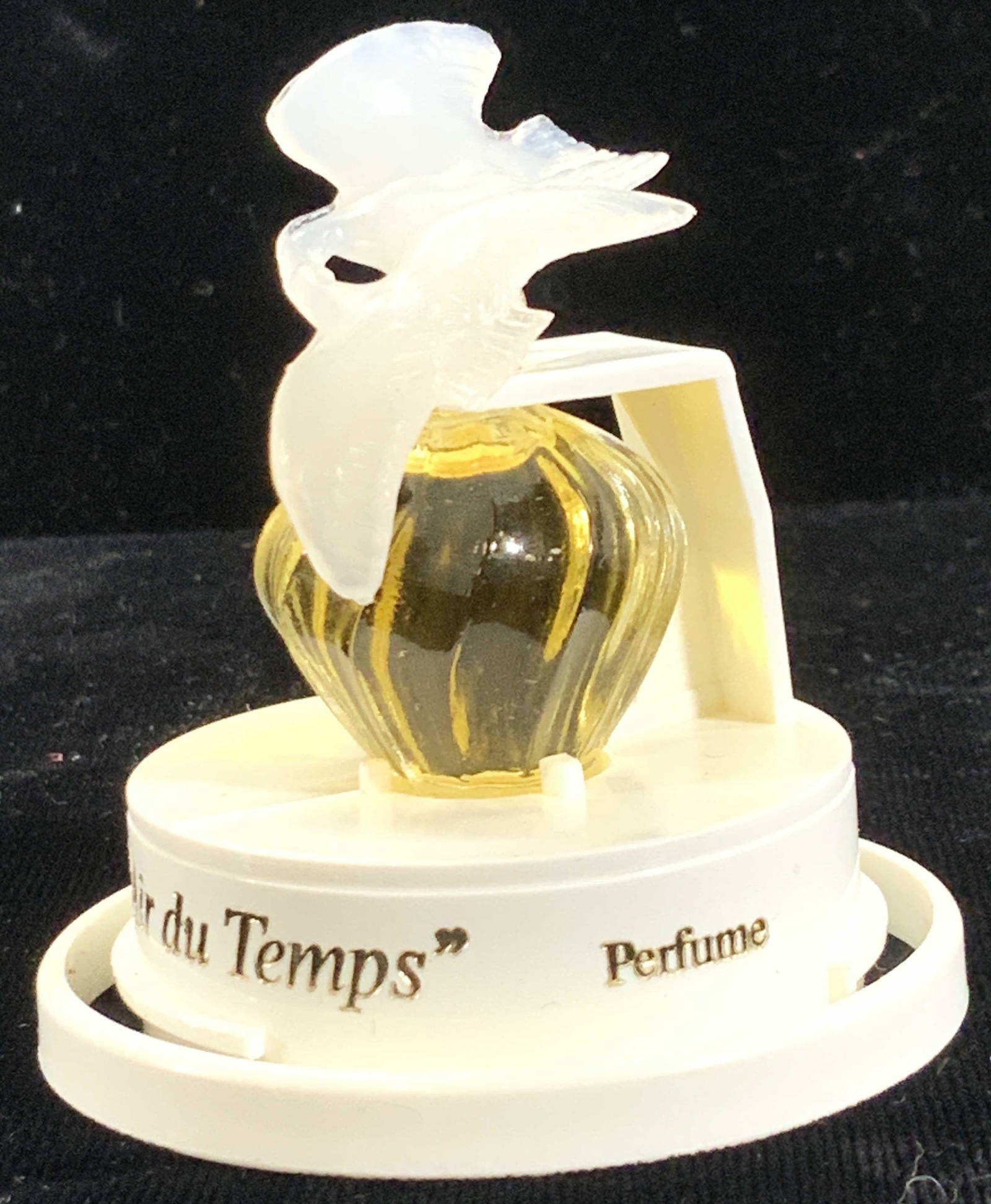 Nina Roccos Lair Du Temps Perfume, New Paris Auction
