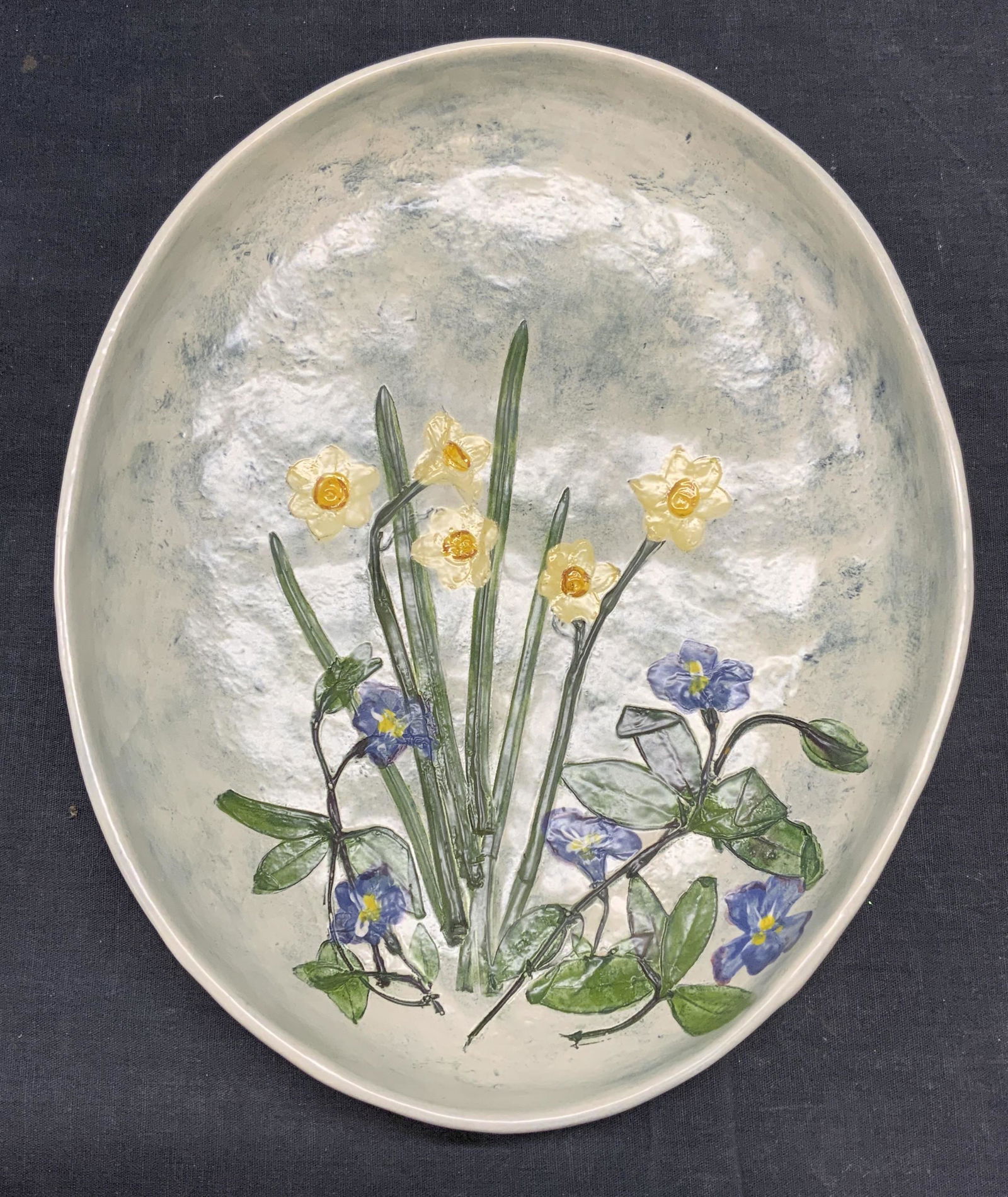 Salt Marsh Pottery Narcissus Vinca Floral Bowl Auction