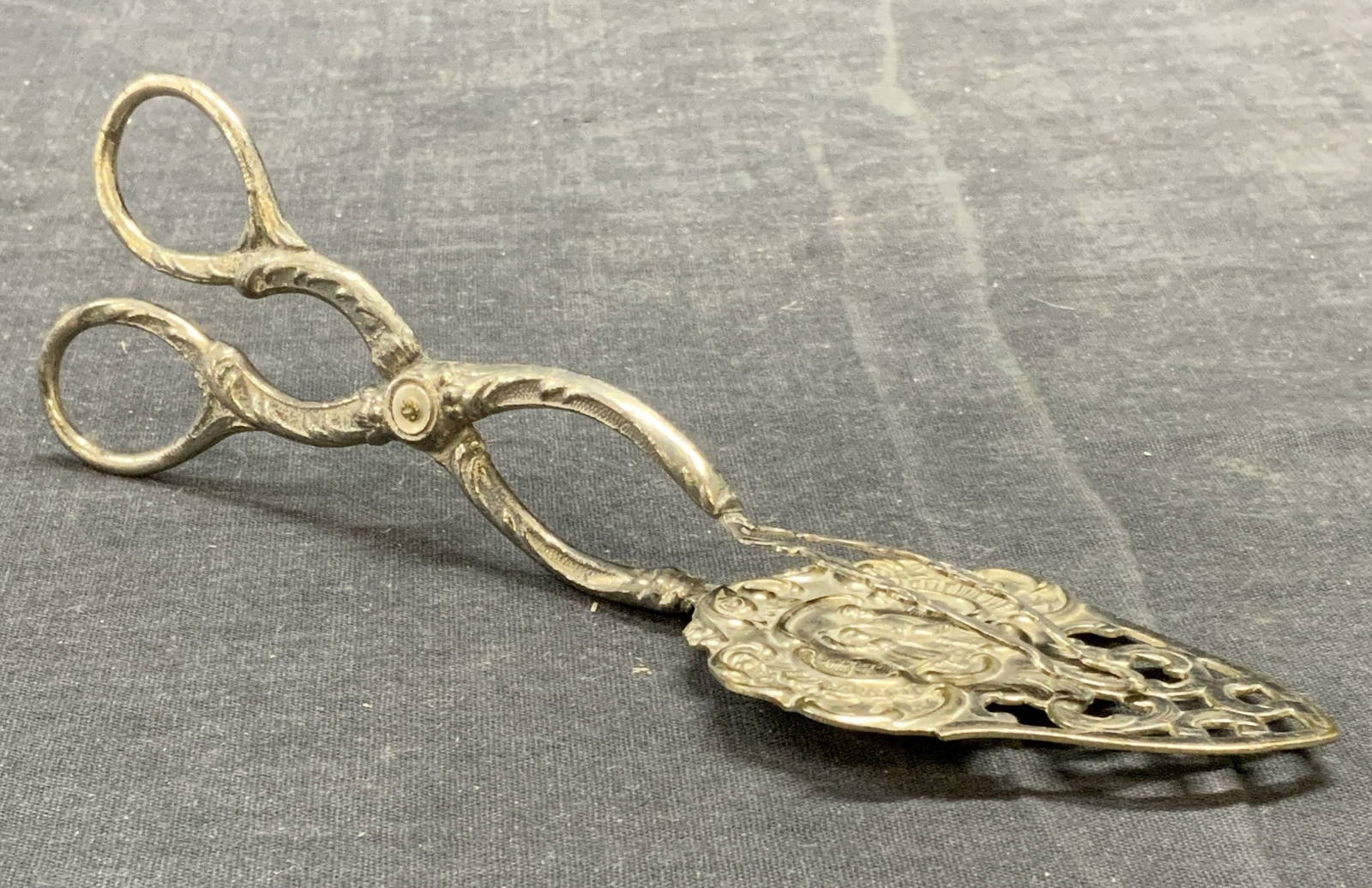 Vintage Silver Plated Pastry Server Auction