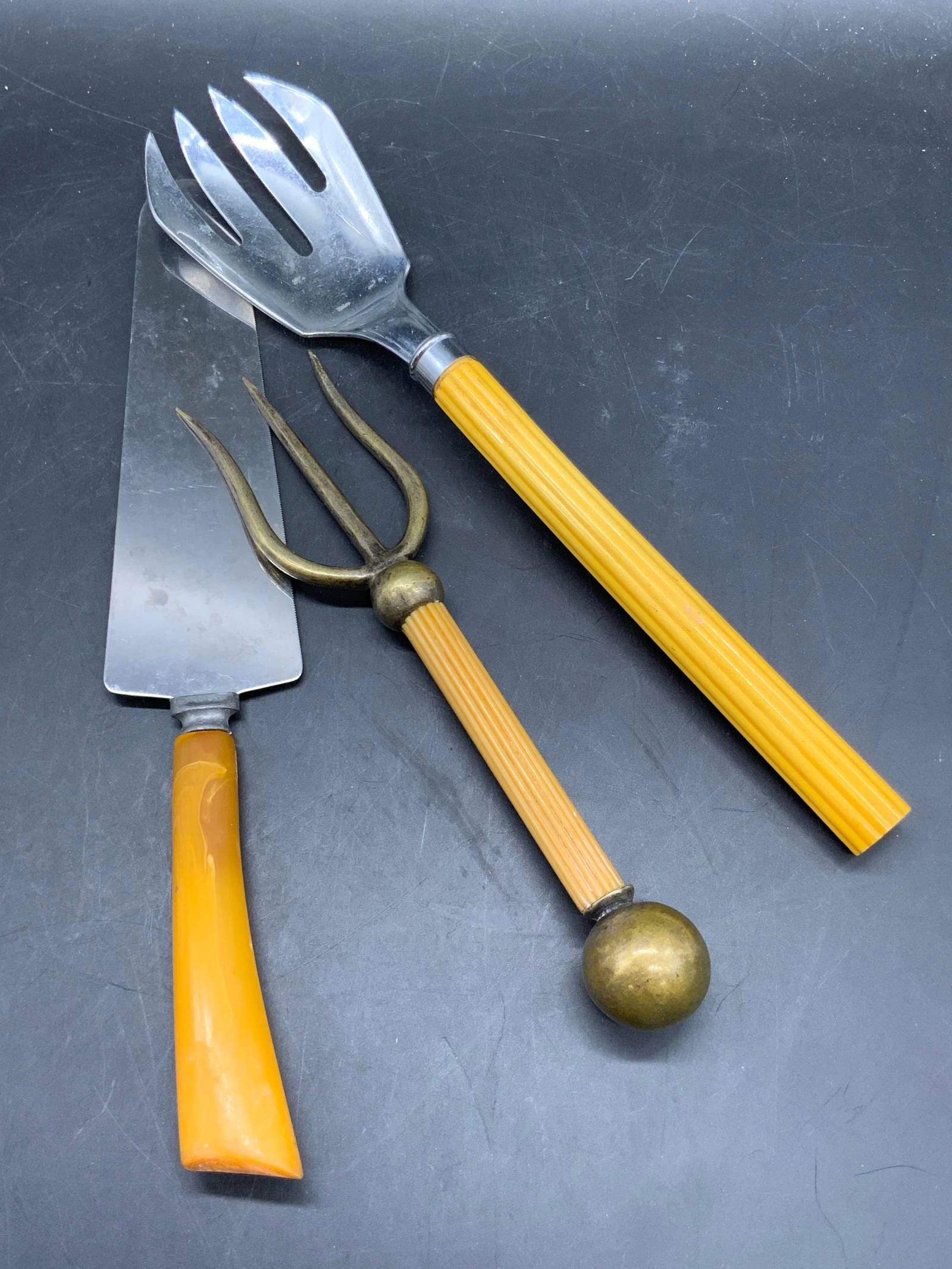 3 Vintage Bakelite Serving Utensils, Chase & More Auction