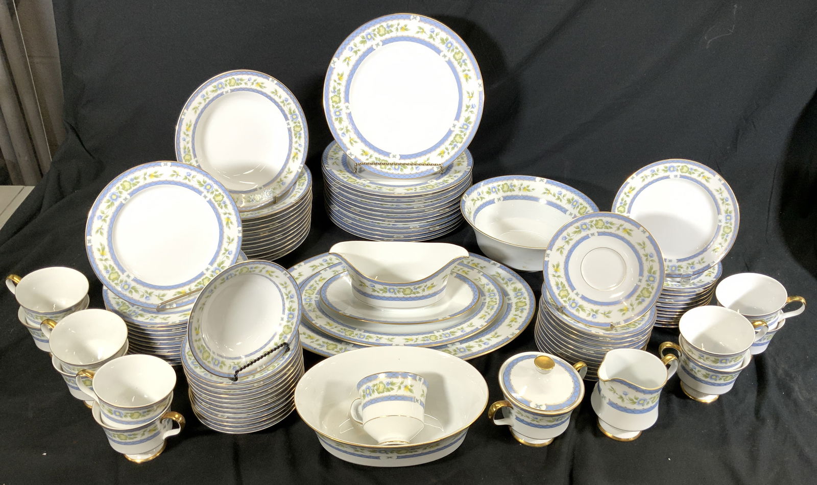 Sango Trianon Set 90 Porcelain China Set Auction