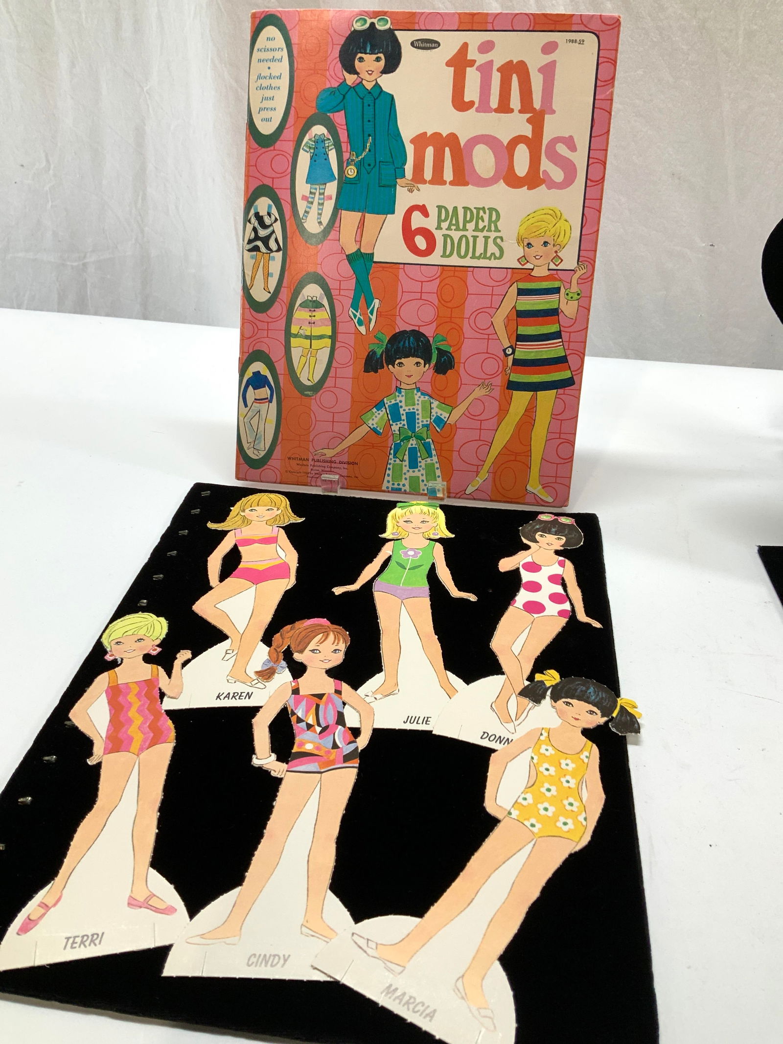 Tini Mods Collectible Paper Doll Booklet , Usa Auction