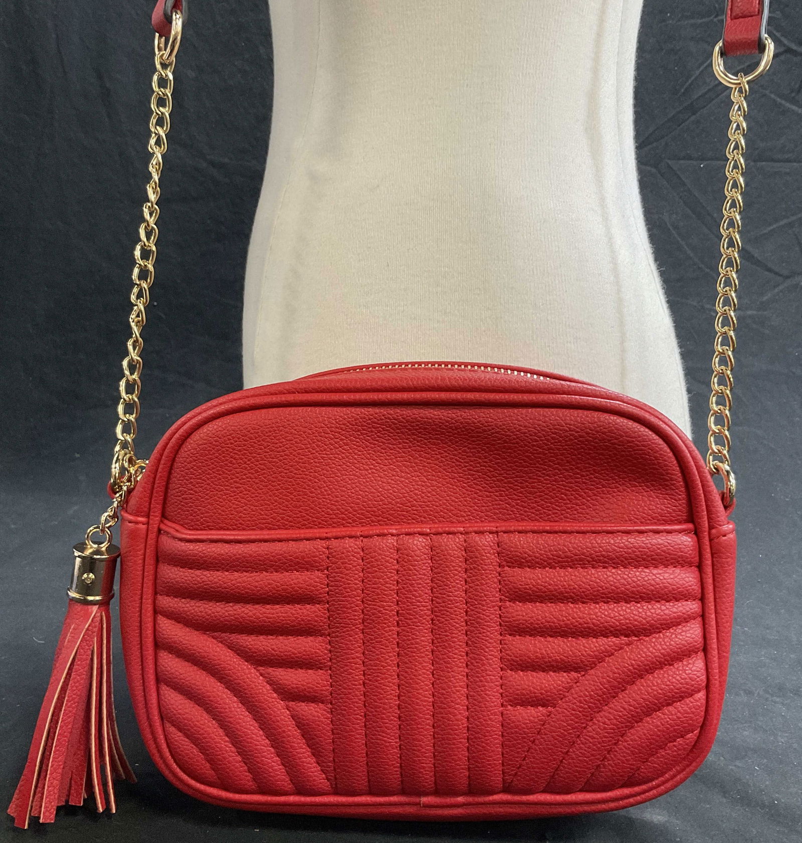 Ladies Solid Red Pleather Crossbody Bag Auction