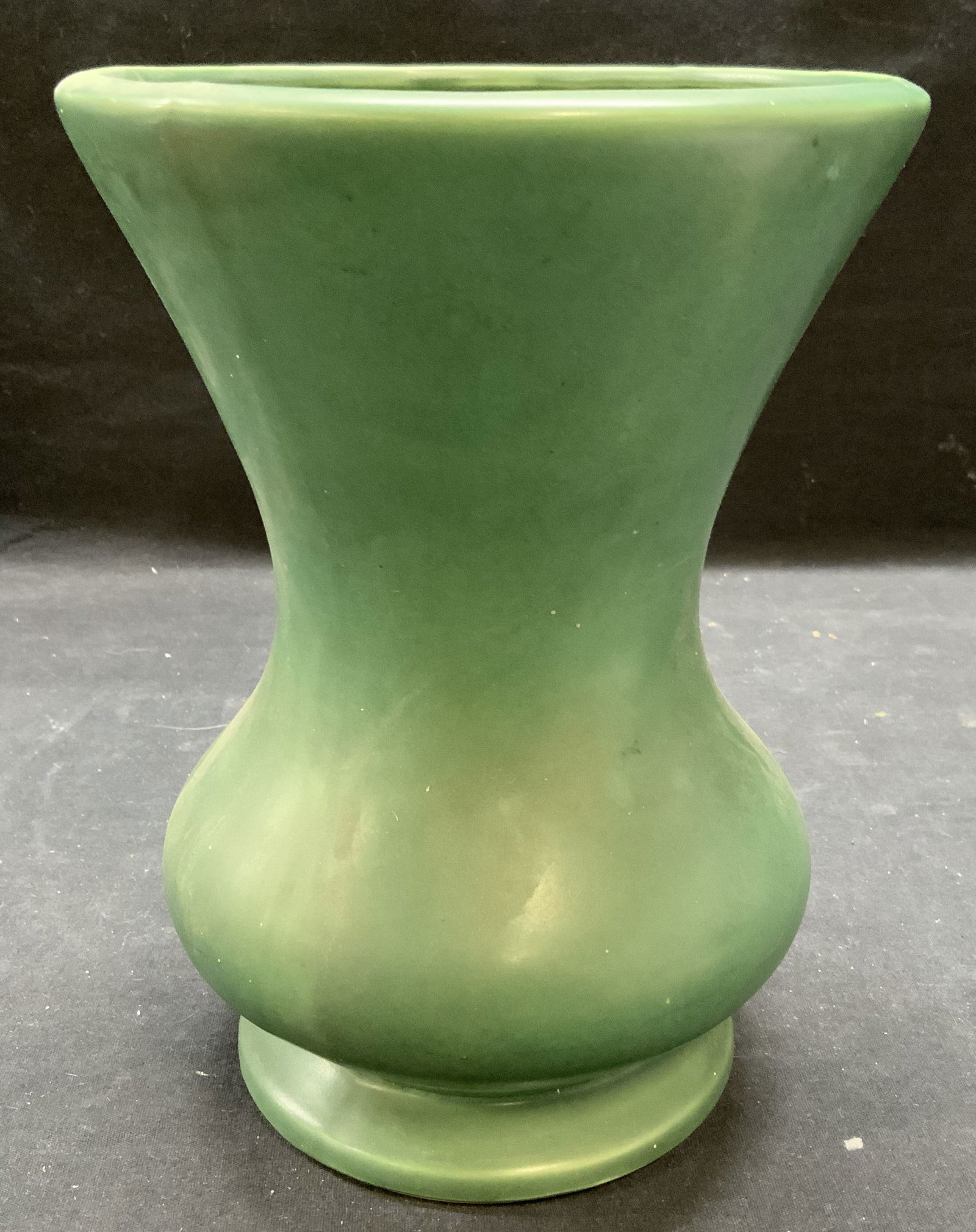 Vintage Mccoy Pottery Green Vase Usa Auction