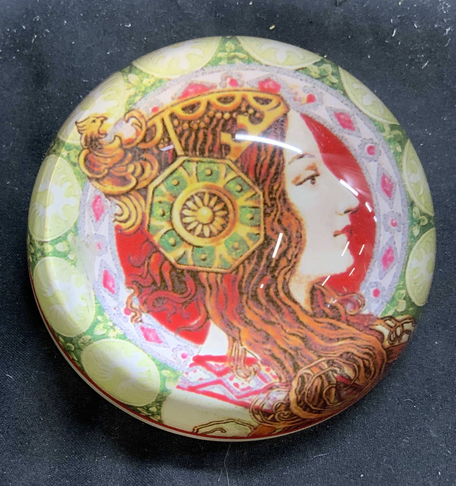 Tozai Art Glass Princess Dome Paperweight Auction