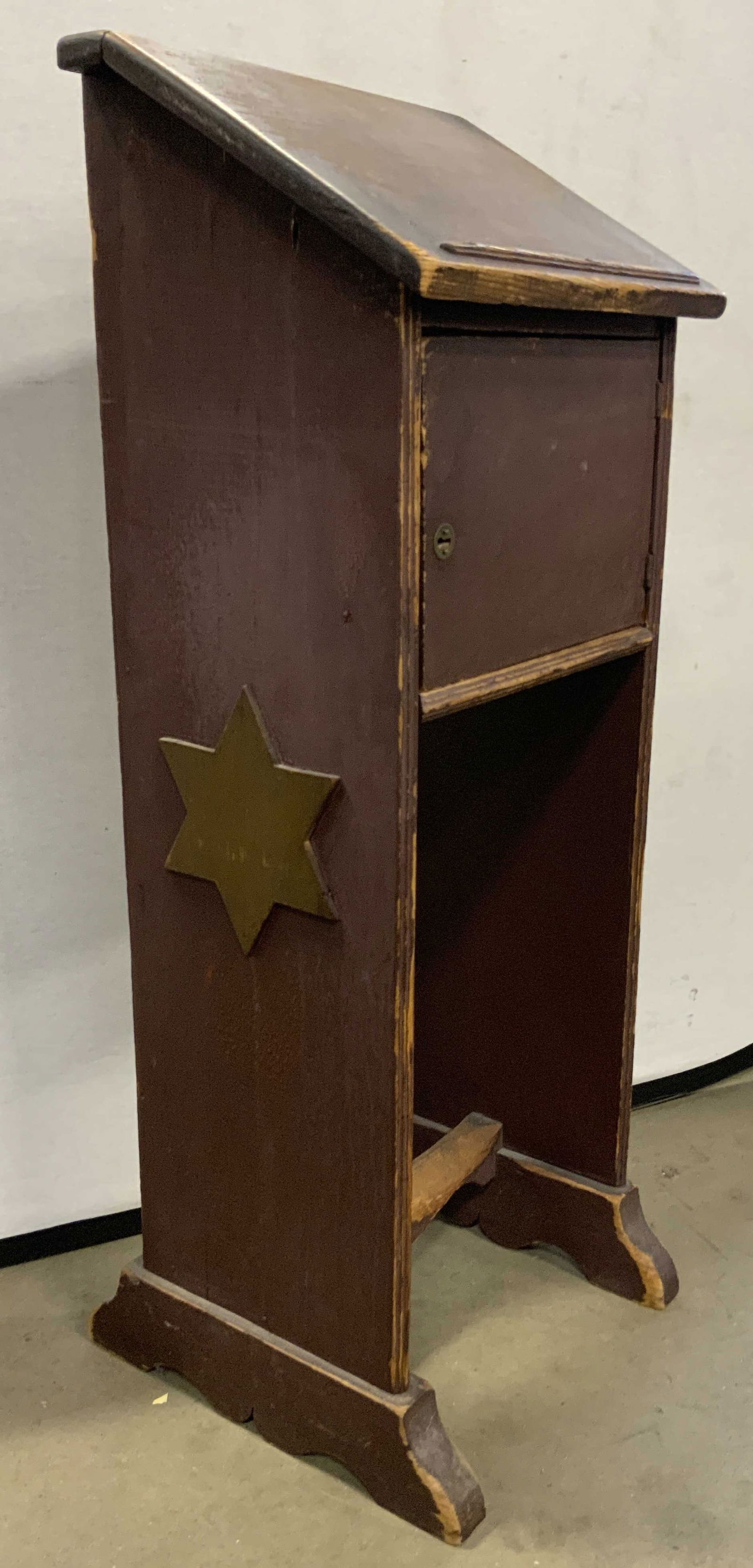 Antique Handcrafted Synagogue Rabbi Podium Auction