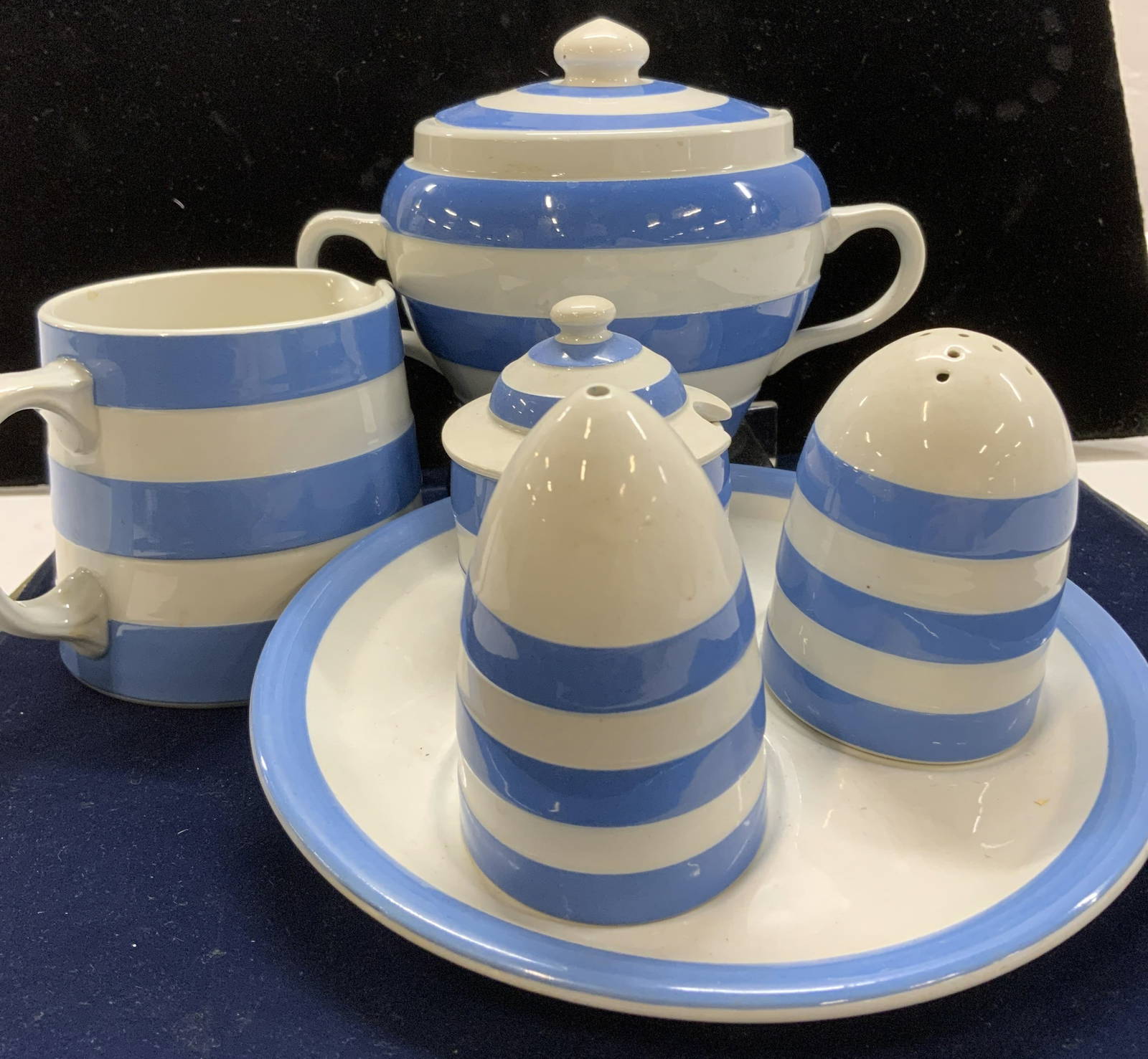 T.g. Green & Co Cornish Kitchen Ware, 6 England Auction