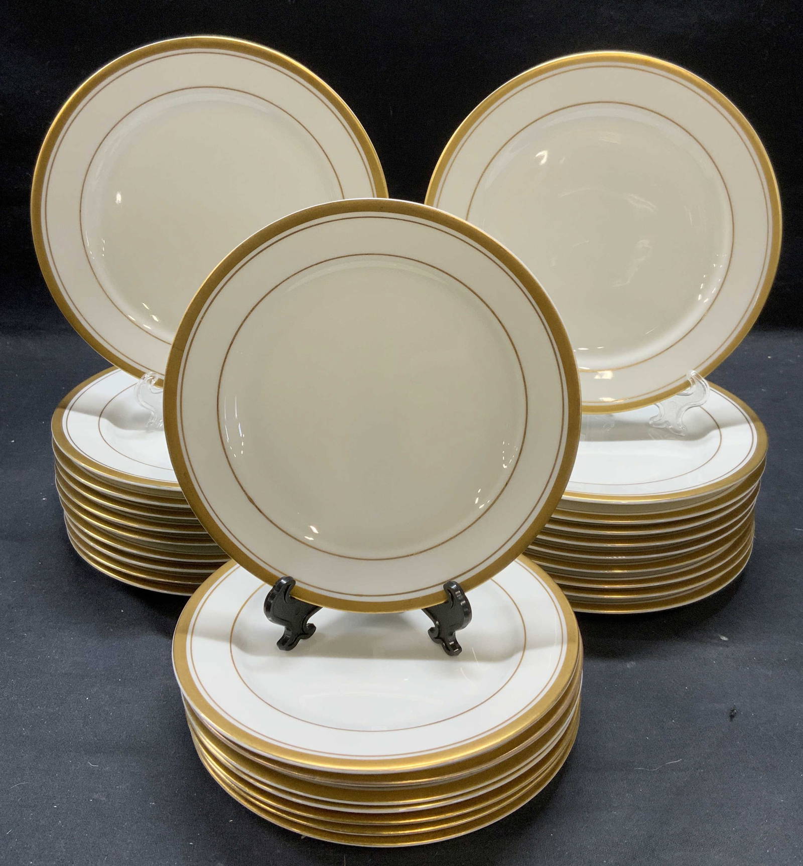 Set 28 Syracuse China Old Colony Plates Auction