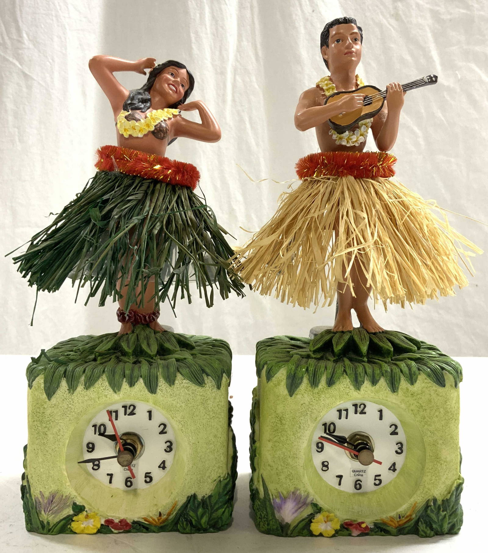 K C.co Lot 2 Hula Dancer Resin Alarm Clocks Auction