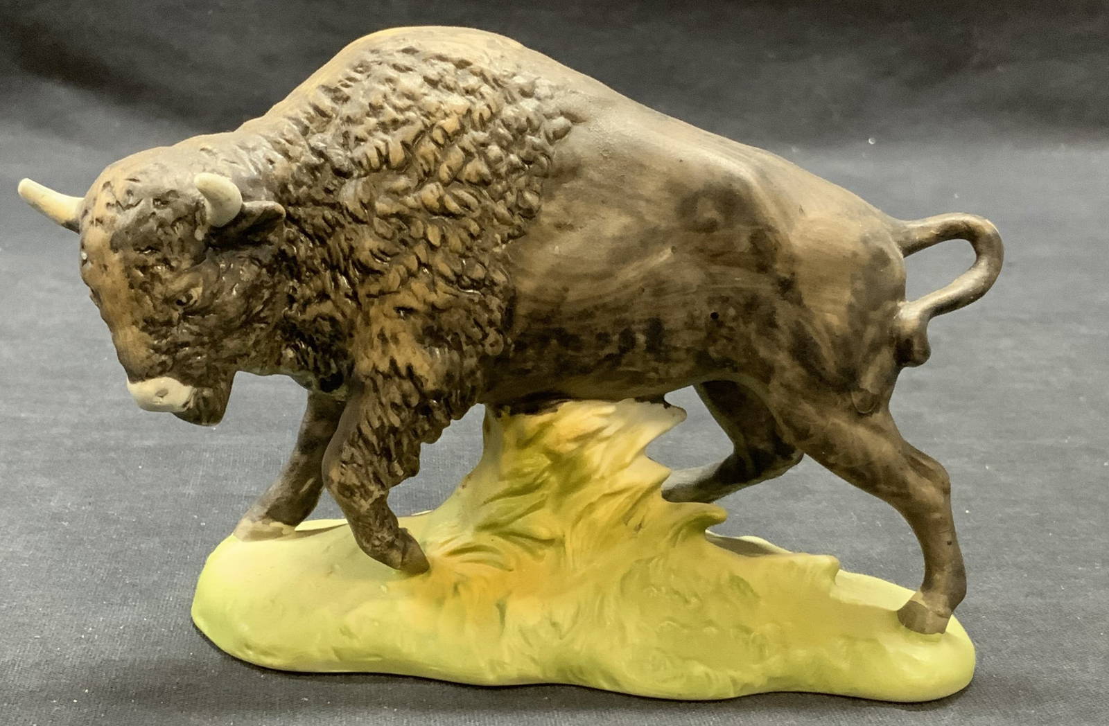 1975 Aldon Accessories Porcelain Buffalo Figural Auction