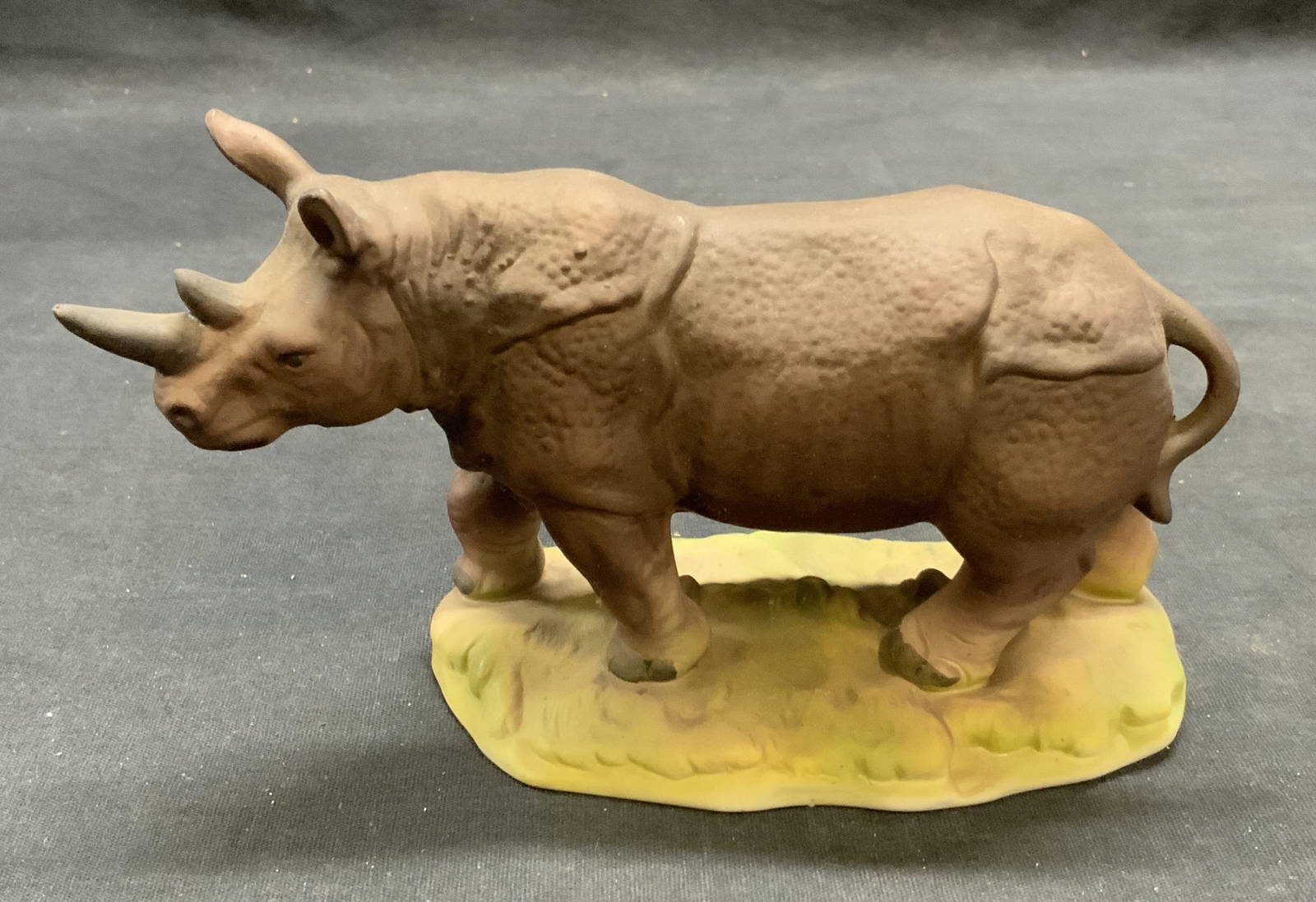 Vtg Aldon Accessories Porcelain Rhino Figural Auction