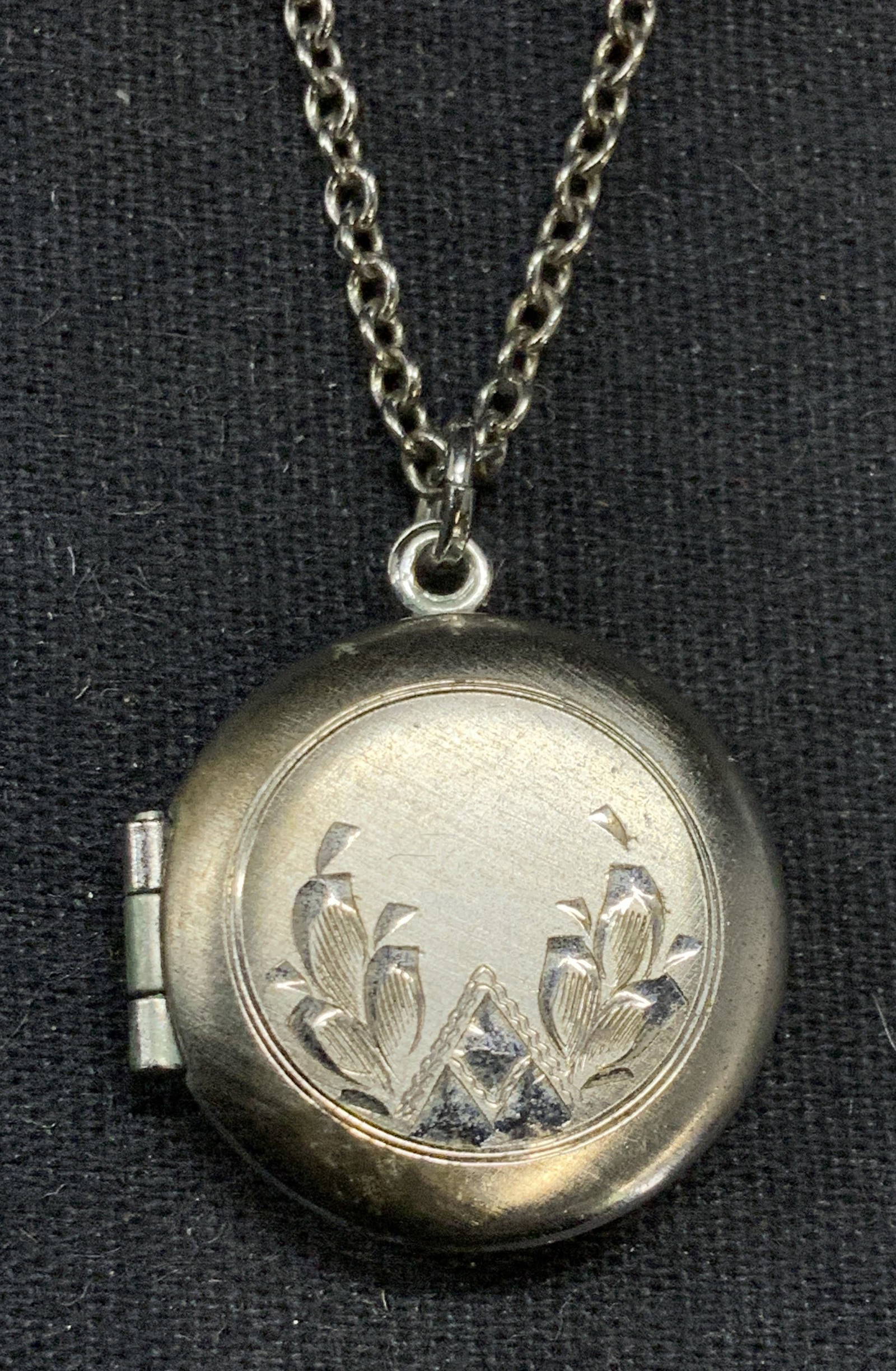 Anson Sterling Silver Locket Pendant Necklace Auction