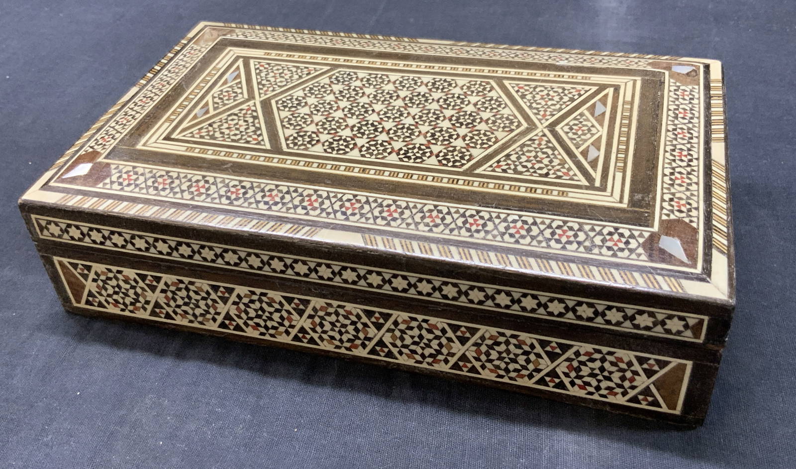 Wooden Inlayed Keepsake Box Auction