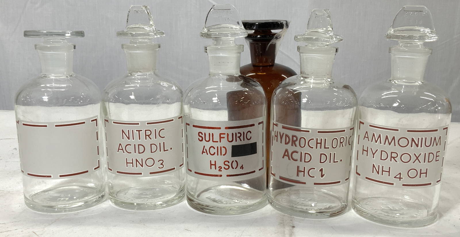 6 Pyrex, T.c.w. Chemistry Lab Bottles, Usa Auction