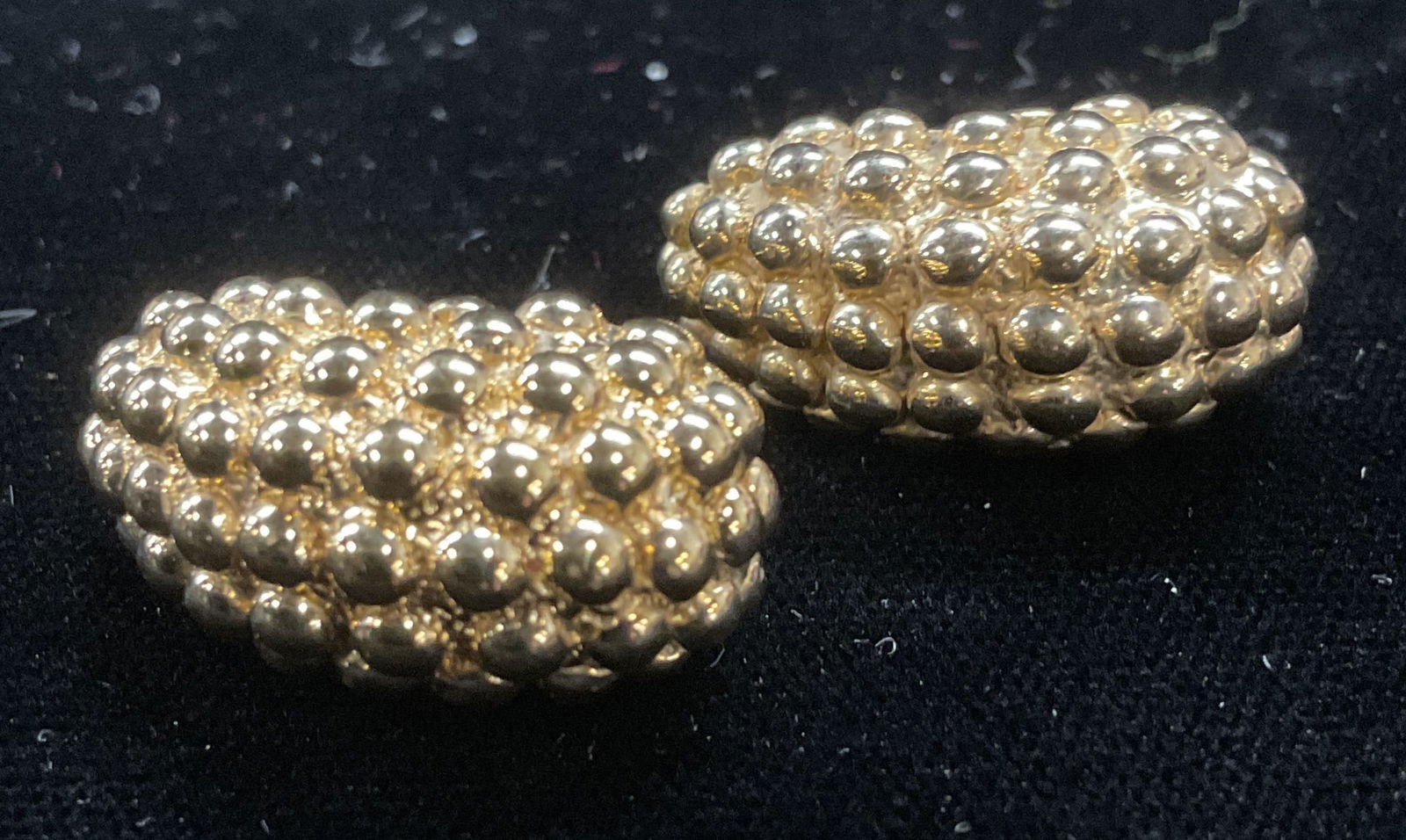 Signed Slc 14k Gold Textured Earrings - Jul 23, 2025 | The Benefit Shop ...