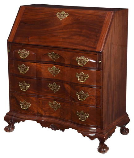 Fine Massachusetts Chippendale Mahogany Block Front Desk