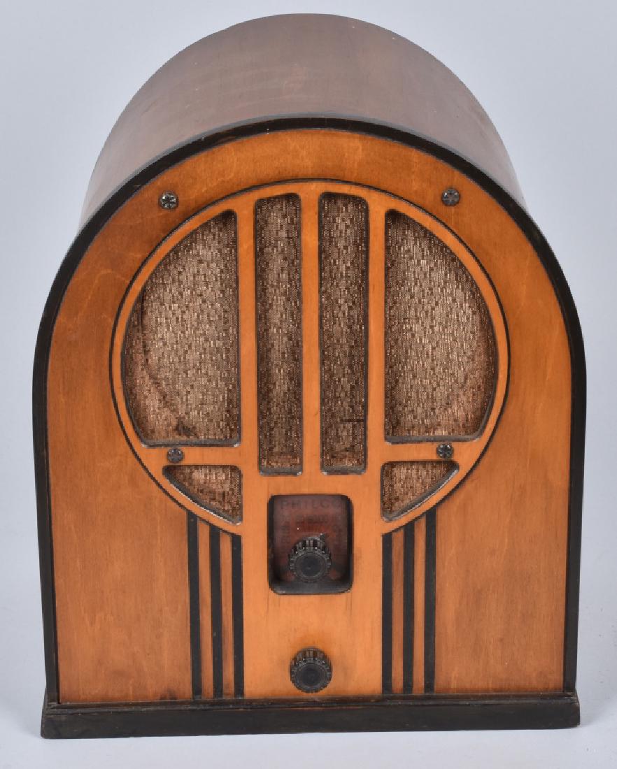 PHILCO 1930'S MODEL 84 BABY GRAND RADIO