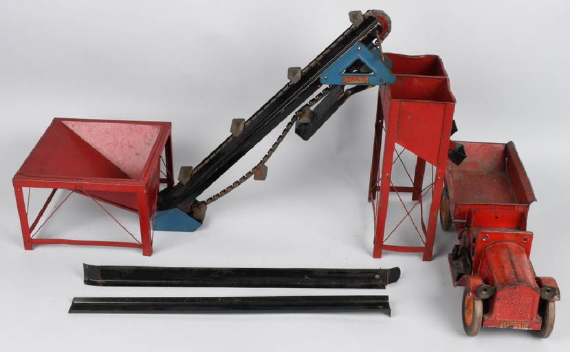 1920's Structo Dump Truck & Loader Set