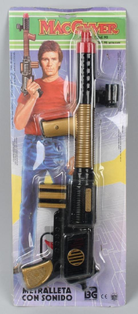 1987 MACGYVER TOY RAPID TRIGGER GUN TOY in PKG