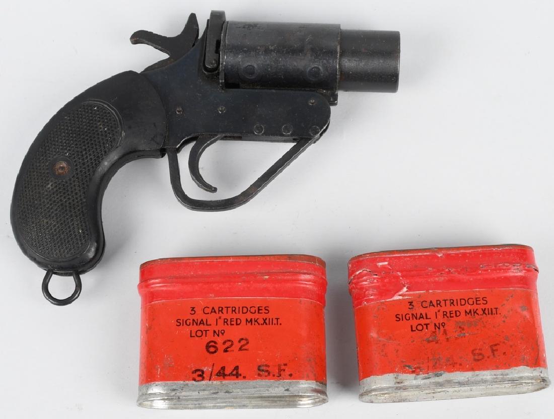 WWII BRITISH MARK 5 FLARE GUN w/ FLARES