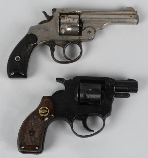 2 Revolvers H&r .32 & German Rg14 .22