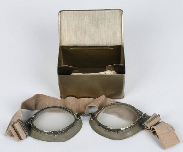 Wwii Nazi German Luftwafe Cased Model 306 Goggles