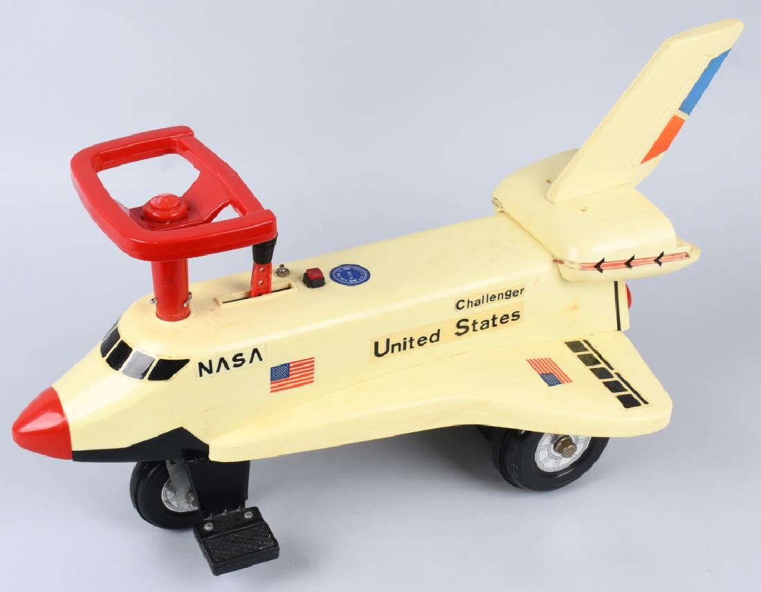 U.S. SPACE SHUTTLE CHALLENGER RIDE ON TOY