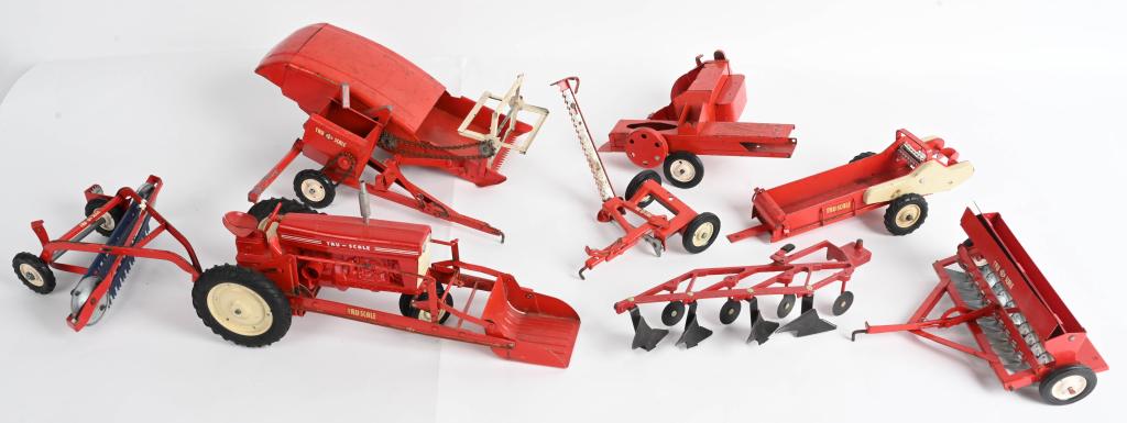 Tru Scale Tractor & 6 Implements