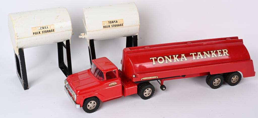 Tonka B 215 Set Tanker Truck And Storage Tanks