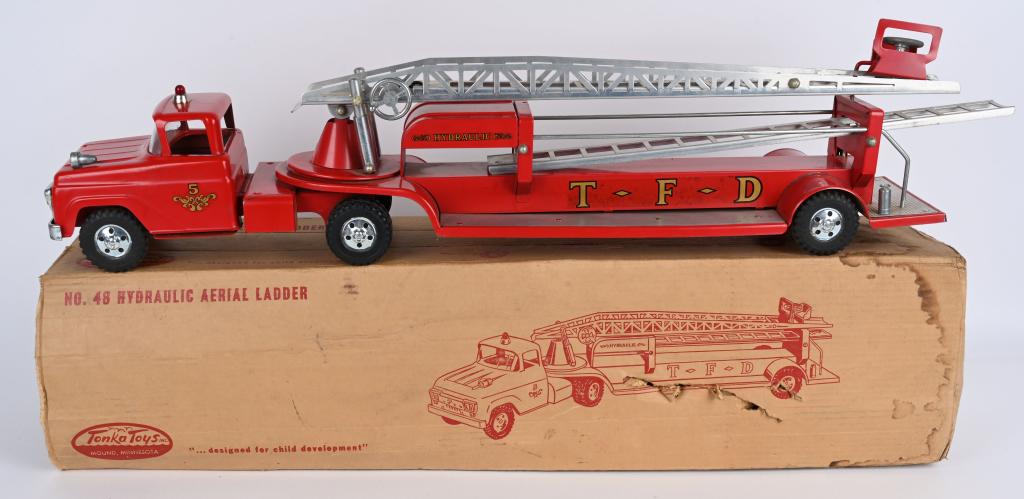 Tonka #48 Hydraulic Aerial Ladder Truck W/ Box