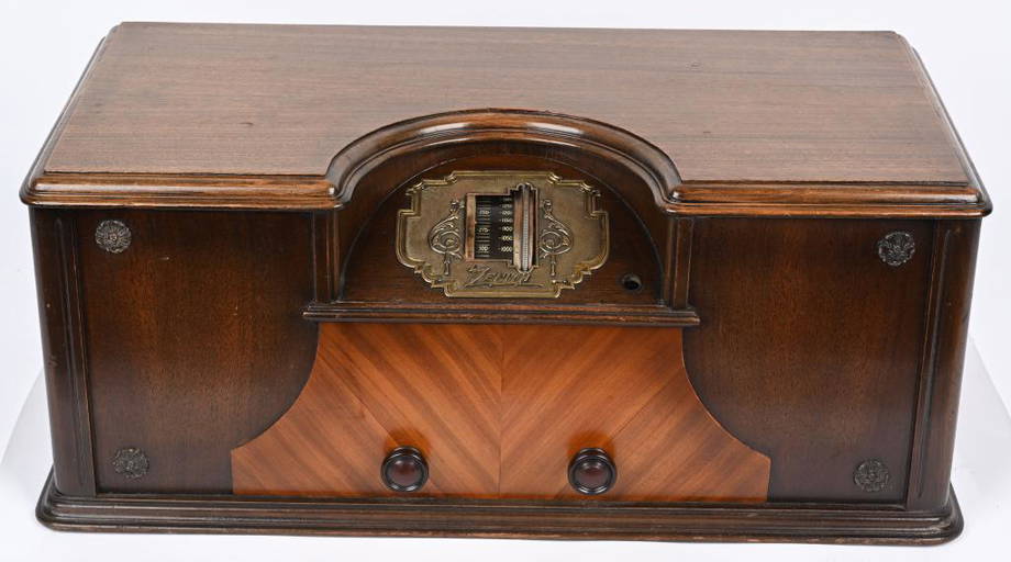 ZENITH TABLE TOP TUBE RADIO (#0345) on Feb 11, 2023 | Milestone ...