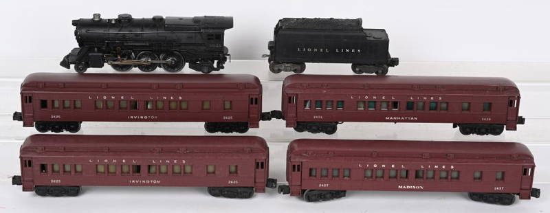 Lionel #1668 Engine & Tender W/ Passenger Cars
