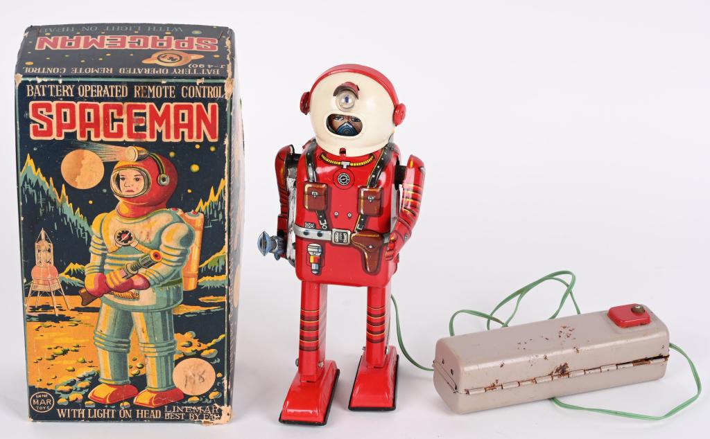 Linemar Battery Op Spaceman "porthole Robot"