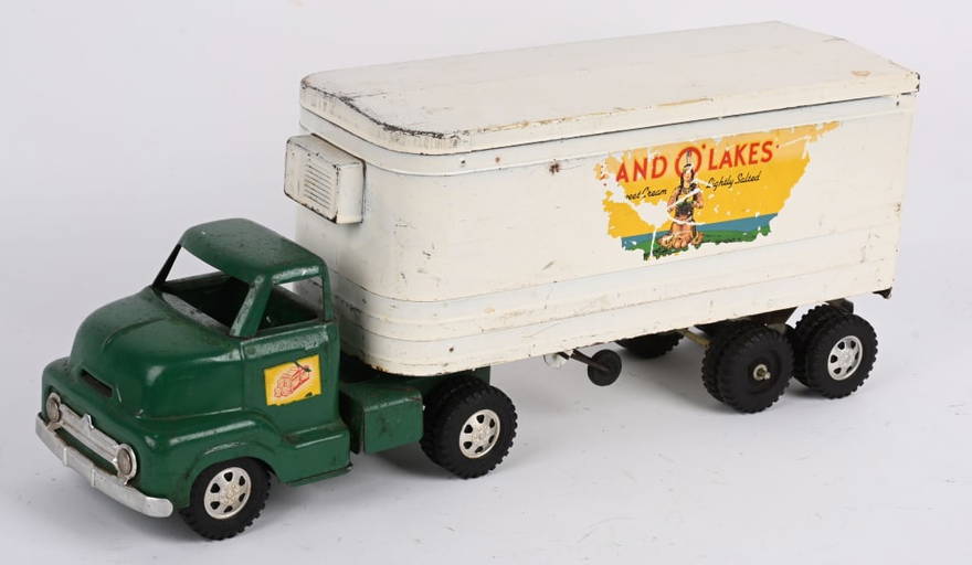 Dunwell Land O Lakes Semi Truck