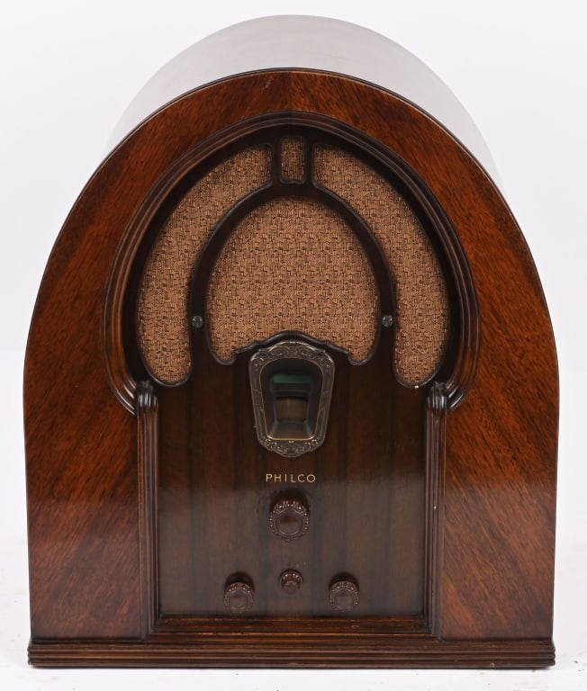 Philco Tube Style Cathedral Radio Auction