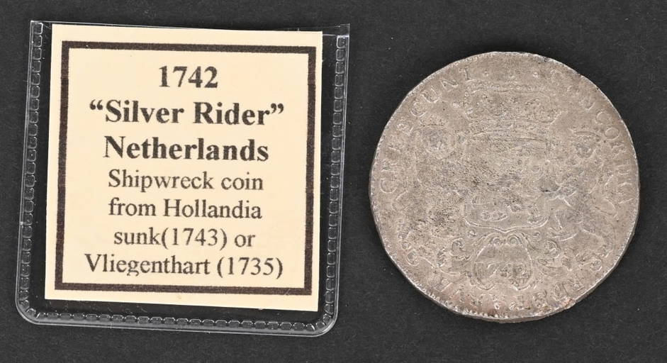Hollandia Shipwreck 1742 8 Silver Coin