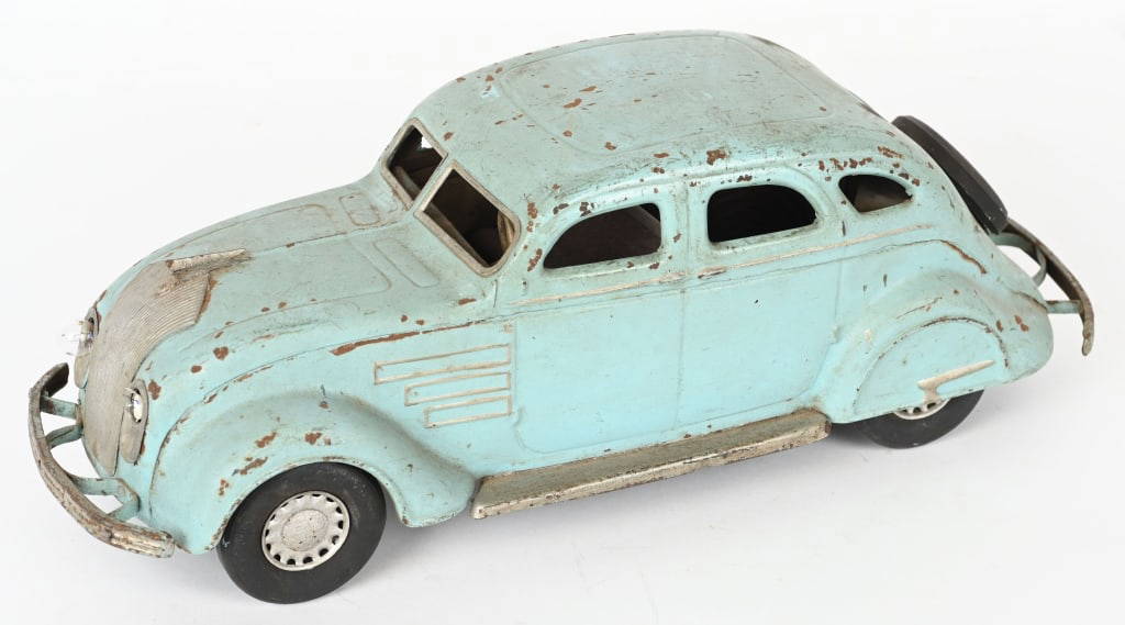 Cor Cor Windup Chrysler Airflow W/ Lights Auction