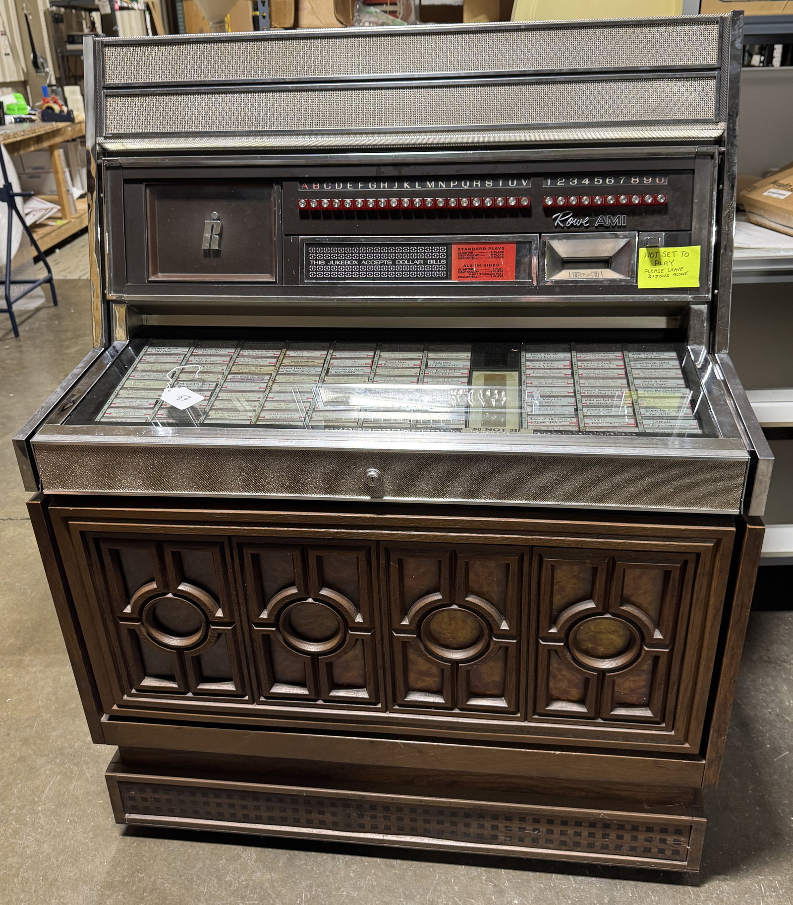 Rowe Ami Juke Box - Aug 02, 2025 | Milestone Auctions In Oh
