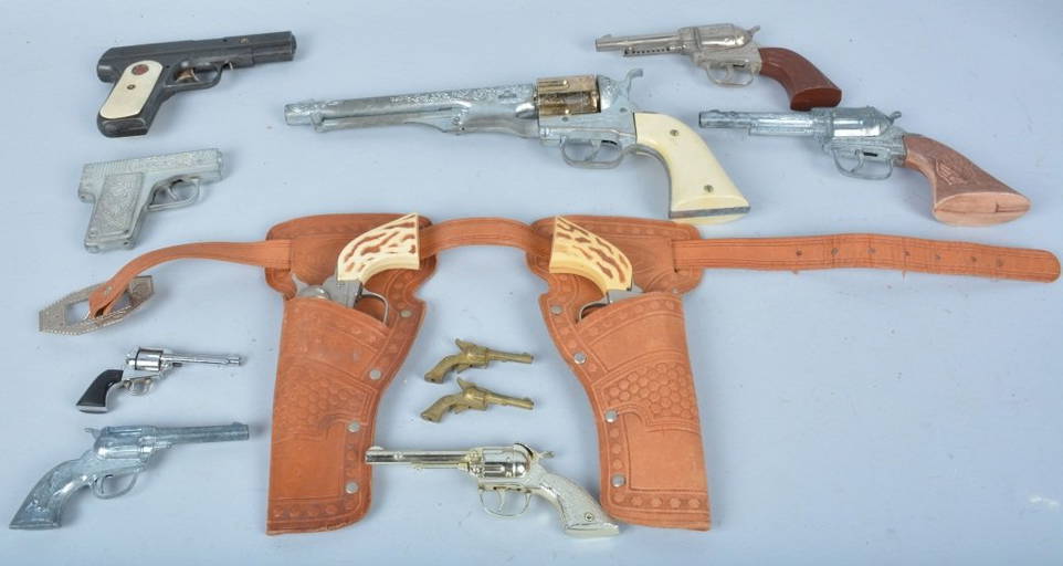 Lot Of 12 Hubley Cap Guns