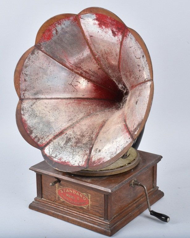 ANTIQUE STANDARD MODEL A TALKING MACHINE