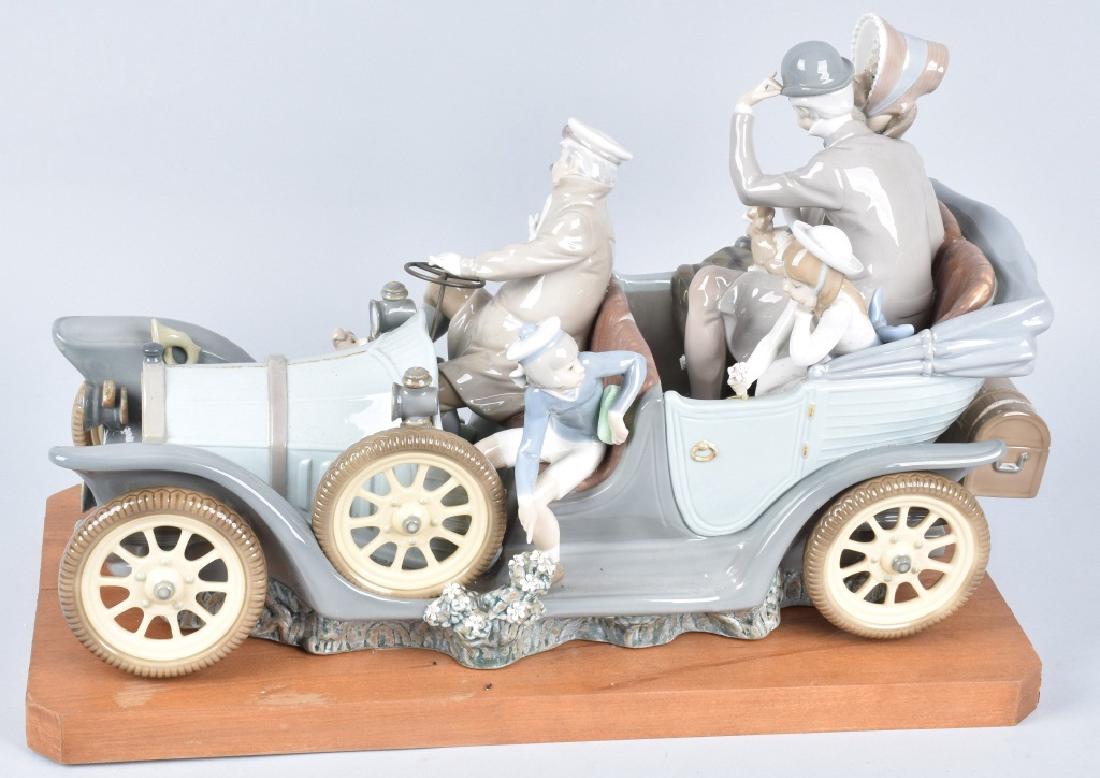 24" LLADRO FAMILIAR RALLYE Retired