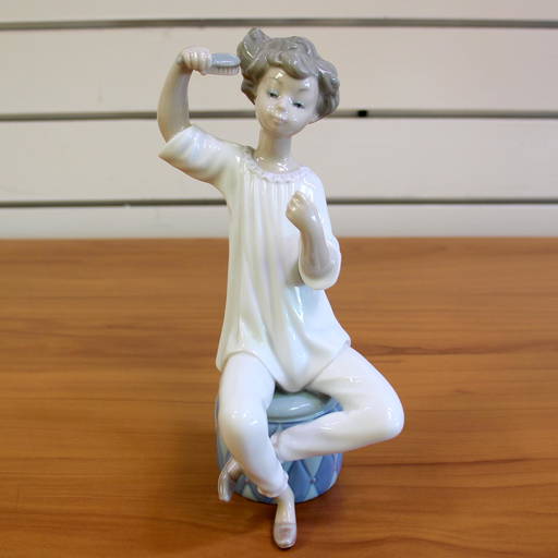 Lladro Figurine Girl With Brush Number 1081 Mirror