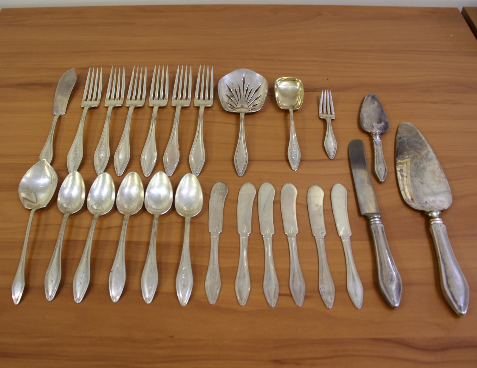 Towle Mary Chilton Sterling Silver Twenty-Five Piece Flatware Set ...