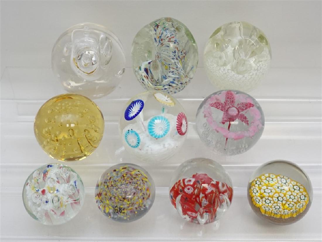 10 VINTAGE COLLECTIBLE GLASS PAPERWEIGHTS