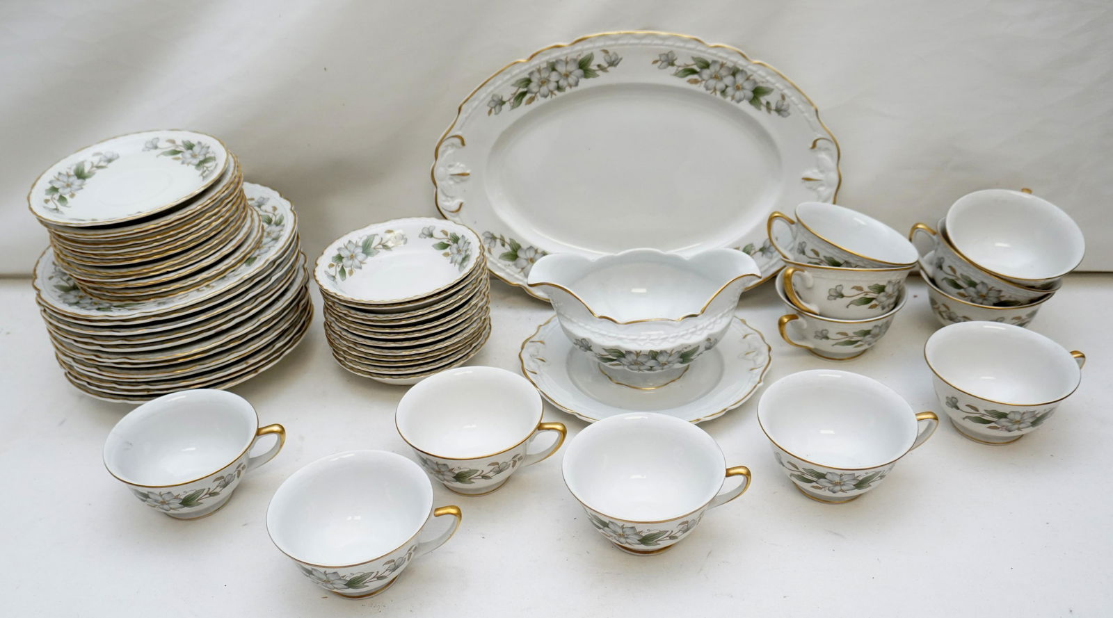 50 Pc Embassy Arlington Dogwood China