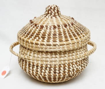 Charleston Sweet Grass Basket With Lid: