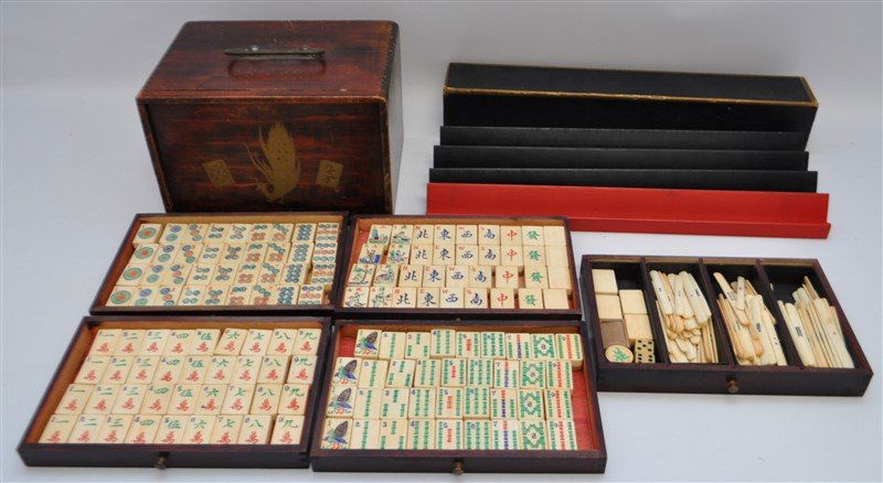 VINTAGE MAHJONG SET IN ORIGINAL WOOD BOX