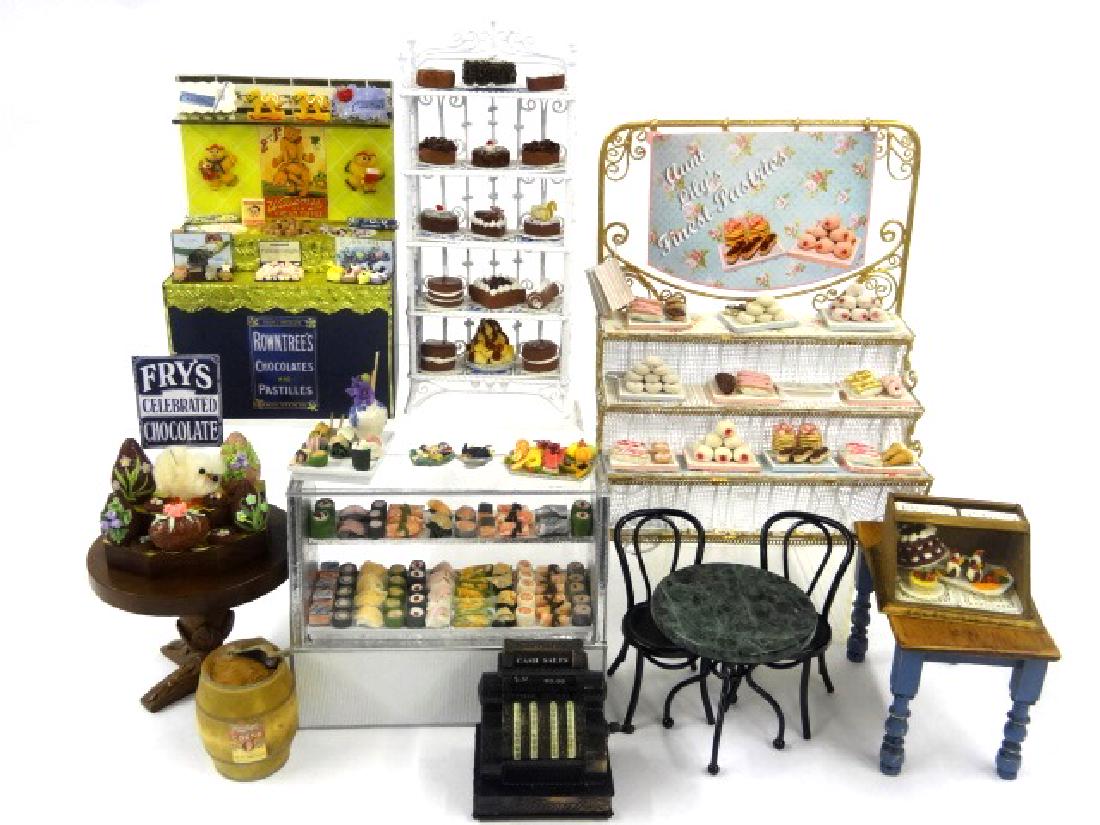 Dollhouse Bakery & Candy Store Displays & Accessories