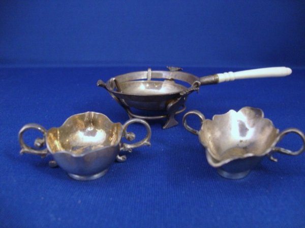 651: 18th Century Dutch Brazier and Two Sauce Boats